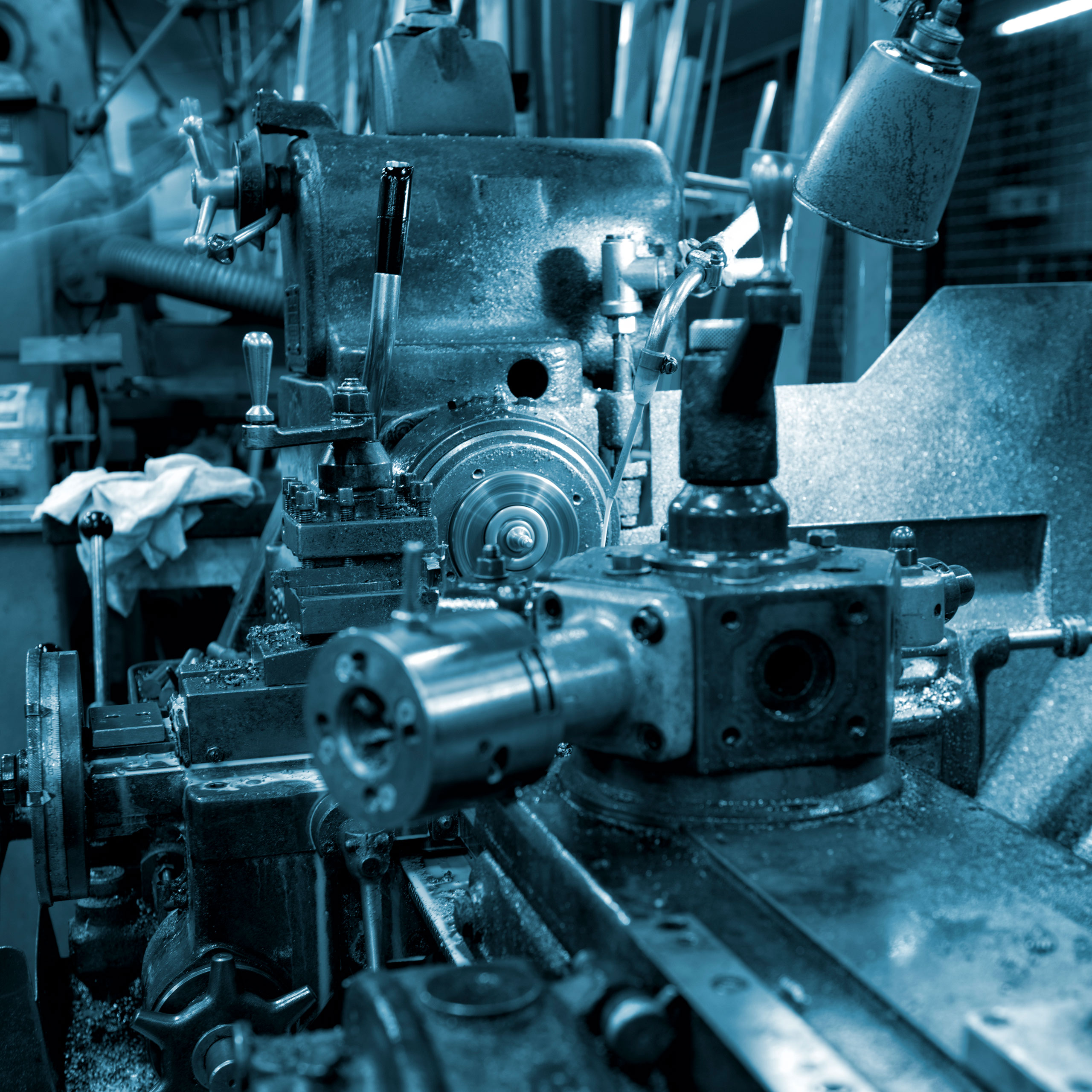 Removing machine grease with dry ice blasting - White Lion